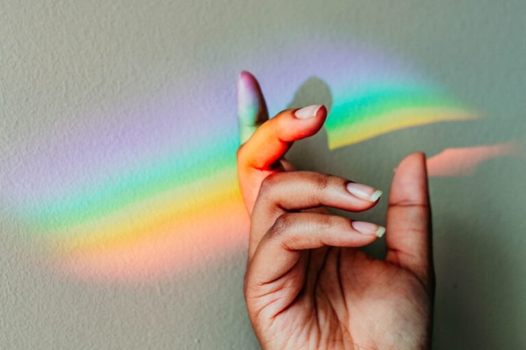 What is HEV Light and Why Should I Protect My Skin From HEV? – Suntribe